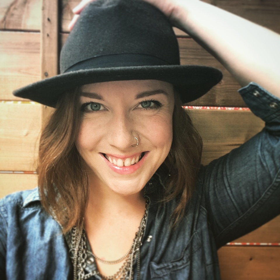 Shelsey Jarvis helps female online entrepreneurs who are desperately...)