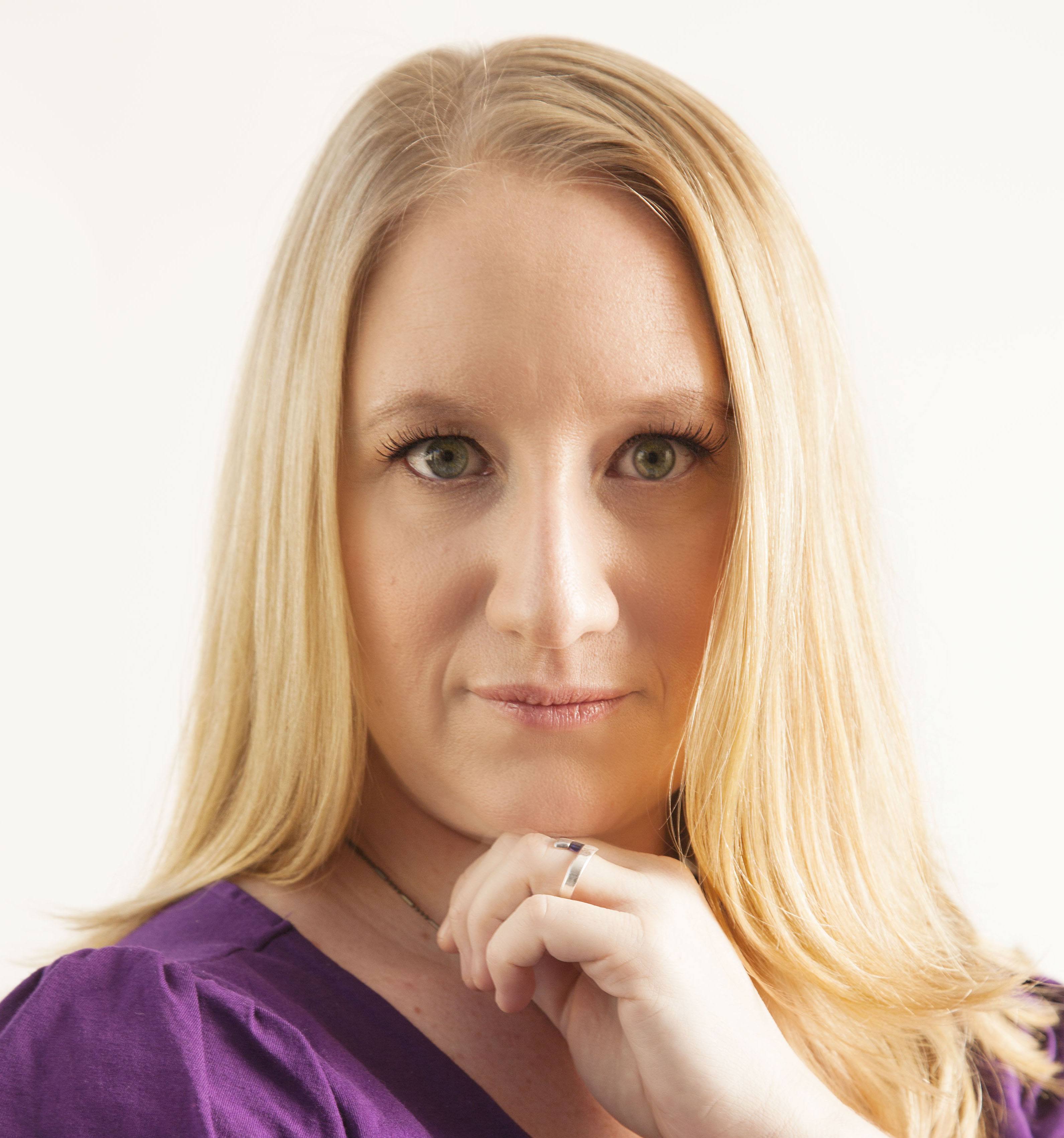 1239:CJ Hunt is a passionate reader and writer of contemporary romance.