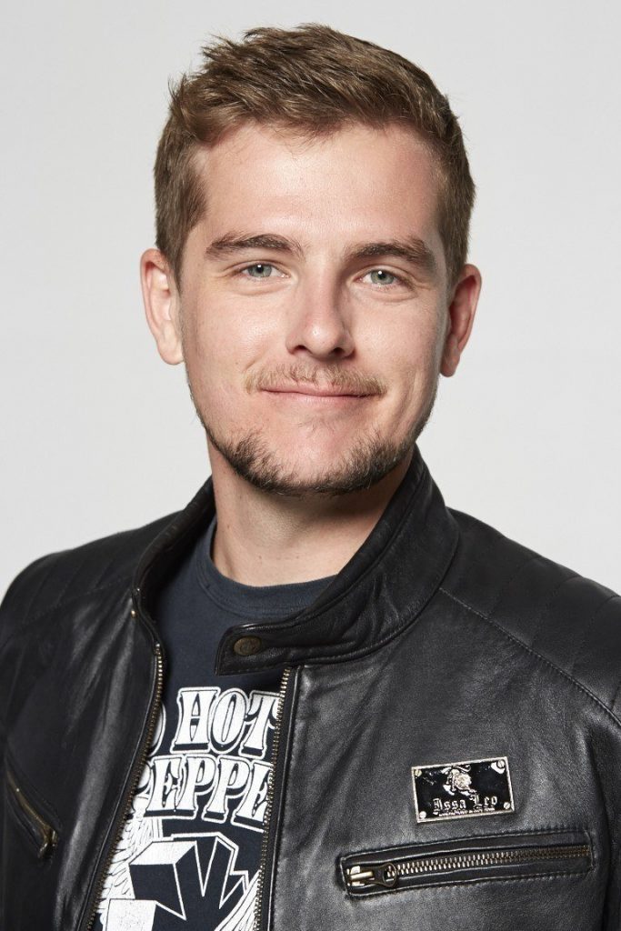 1680:Graeme Raubenheimer is a two-time award-winning radio journalist...