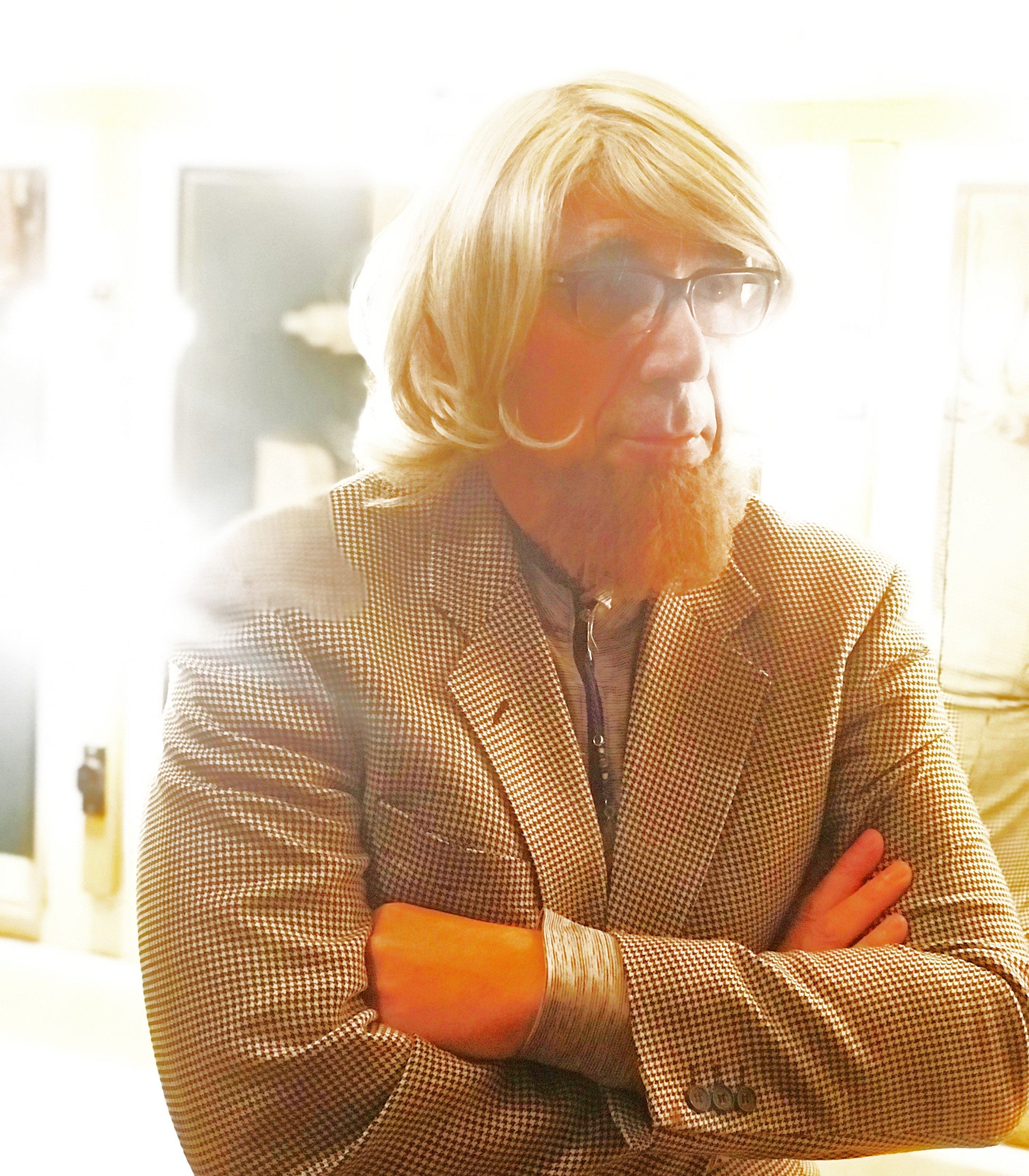 1706:Dr Lars Dingman is a World Renowned Top 10 “iTunes Psychic,”